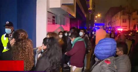 Largas Colas Confusión Y Desorden En Migraciones Para Tramitar El