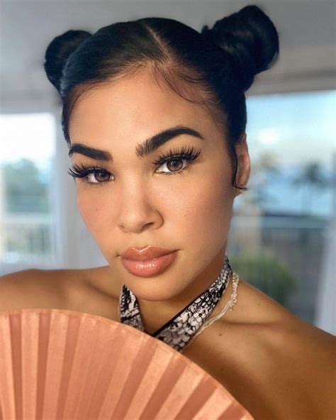 Rachael Ostovich Scrolller