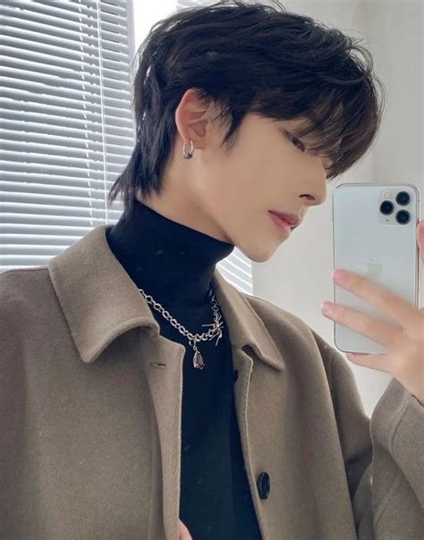 Pin by Yoko on ヘアスタイル in 2023 Korean long hair Long messy hair Mens