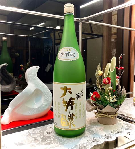 日本酒 〆張鶴 宮尾酒造株公式 季節限定商品【〆張鶴 純米吟醸生原酒】のご案内 弊社では、来年2月上旬より季節限定商品【〆張鶴 純米