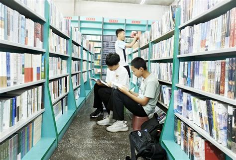 学习、避暑两不误 延吉市的书店、图书馆成暑期好去处 国际在线