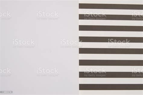 Latar Belakang Bergaris Hitam Dan Putih Dan Latar Belakang Putih
