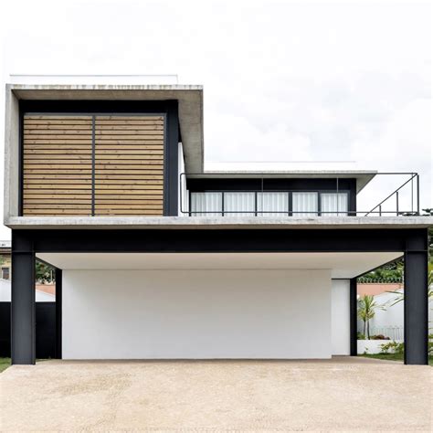 Minimal Black And White Brazilian Home By Estúdio Bg Draws On Bauhaus