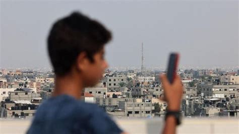 بعد انقطاع للمرة السابعة عودة جزئية للإنترنت والاتصالات في غزة
