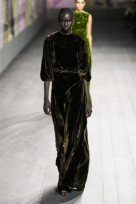 ディオール オート クチュール 2023年 春夏オートクチュールコレクション｜fashion｜madame Figarojp（フィガロジャポン）