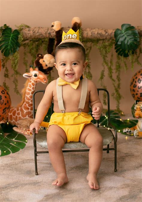 Safari Themed 1st Birthday Photoshoot In 2022 1st Birthday Photoshoot