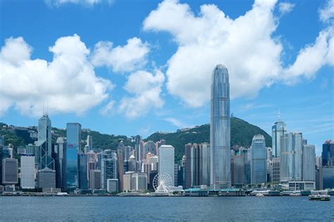 【颱風奧鹿】天文台：保持 700 公里距離對港威脅不大 周二三受季候風影響風勢頗大