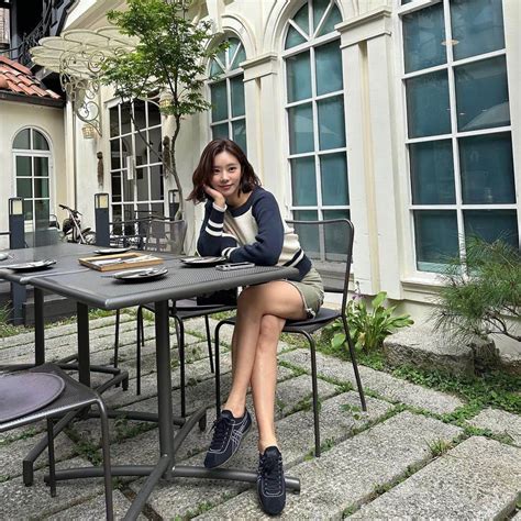 イ・ジュビンさんのインスタグラム写真 イ・ジュビンinstagram 「예쁘고 편한데다가 어떤 스타일에도 다 잘어울린다규 🖤💜