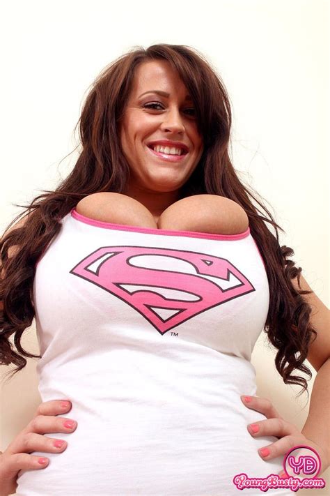 Leanne Crow Flaunting Her Super Sized Set Of Titties 13 Photos