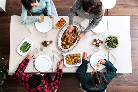 3 Manfaat Makan Bersama Keluarga Sederhana Tapi Efeknya Dahsyat
