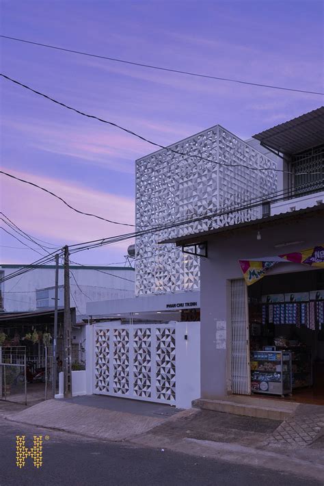 Bos House Ngôi Nhà Phố Với Chiếc Thang Bay” Có Thác đổ Rì Rào Htt