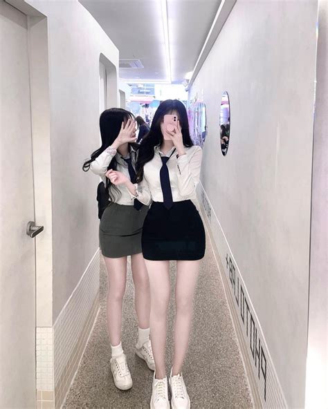 ㅇㅅㅇ에 있는 ce ali님의 핀 화려한 여성 여자 교복 청소년 여자 패션