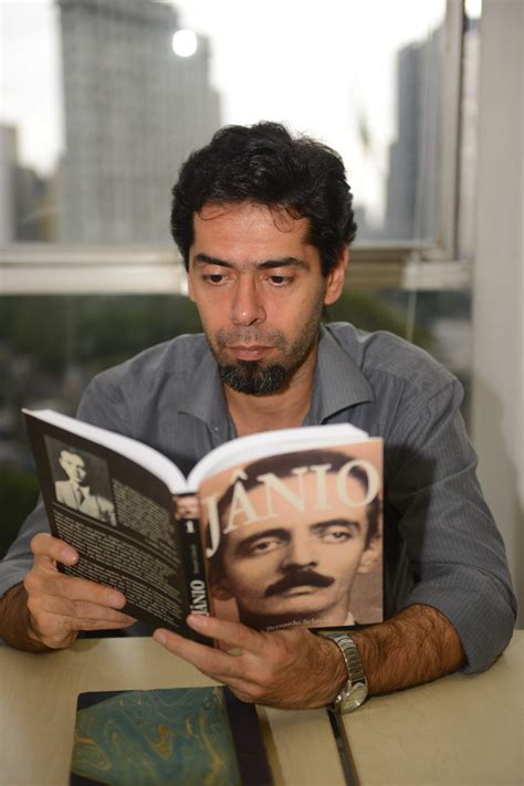Profundamente Triste Com Morte De Bernardo Schimidt Biógrafo De Jânio Que Ao Passar Anos