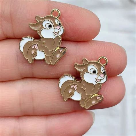 Badu Bg 10 бр Алуминиева емайлирана талисман Карикатура Катерица Заек Елен Висулка Направи си