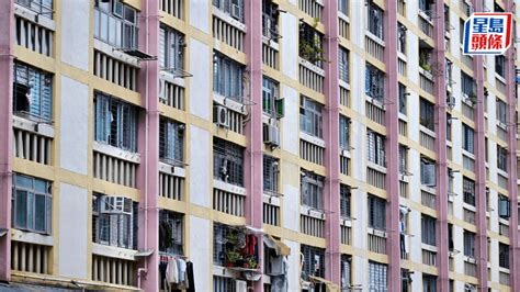 公屋入息限額下年度上調1 7 2人家庭升最多達2 5 4人家庭增至 3 1萬