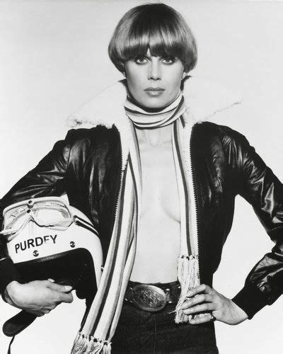 Purdey Joanna Lumley The New Avengers Chapeau Melon Et Bottes De
