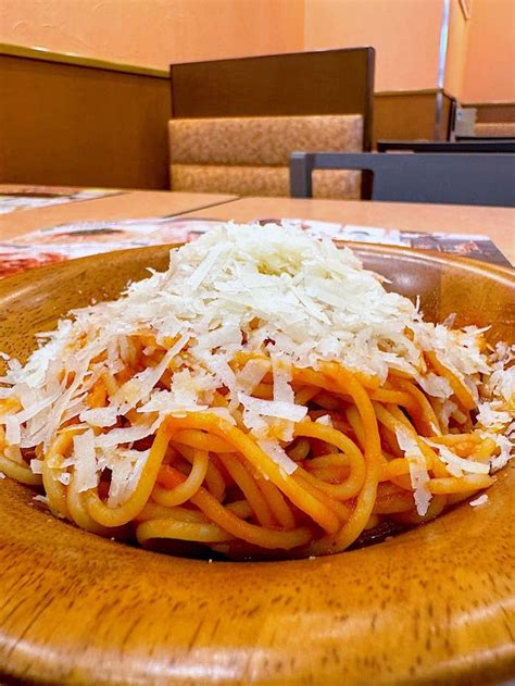 【サイゼリヤ】鬼コスパすぎるって！チーズ山盛りの「贅沢パスタ」ボリューム満点で、500円の美味しさじゃないよ！