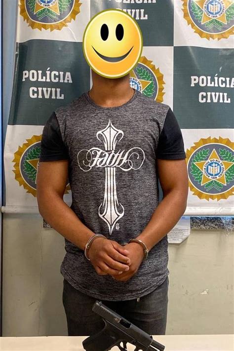 Homem é Preso Com Arma Em Acesso Ao Morro Do Urubu