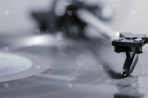 唱片 留声机的拾音臂 唱机针 留声机 唱盘 水平画幅 进行中 无人 噪声 平视角