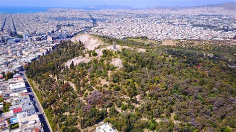 아크로폴리스 언덕의 파르테논 신전 아테네 역사적인 센터 그리스 공중 무인 비행기 사진 0명에 대한 스톡 사진 및 기타 이미지 0명 고고학 고대의 Istock