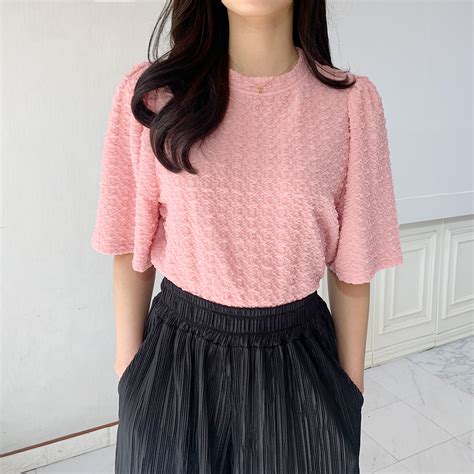 호른 링클 퍼프소매 블라우스 반팔티