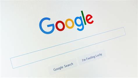 Pressão dá certo e Google remove definição machista de professora da