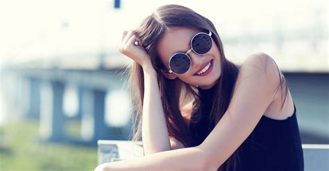 ScienceSays THIS Is What Makes You Attractive To Other People