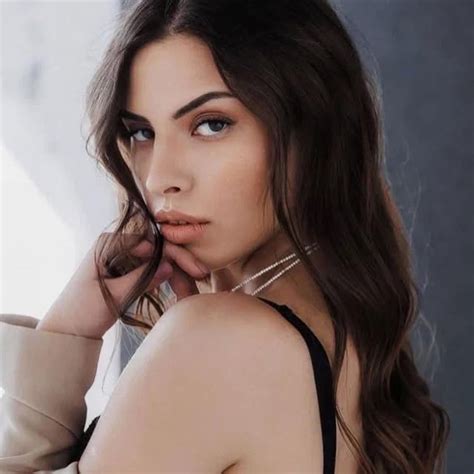 Настя 🍯🥥 Pocahontas 111 • Threads Say More