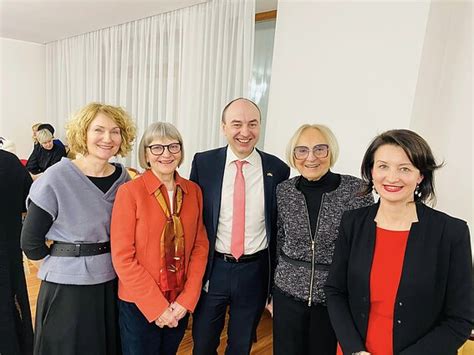 Darbą Pradeda Nauja Plb Atstovė Lietuvoje Skirma Kondratas Lietuvybė Diasporoje Turi Klestėti Lrt