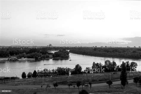 베오그라드 세르비아에서 Kalemegdan 요새에서 사바 강과 다뉴브의 보기 0명에 대한 스톡 사진 및 기타 이미지 0명