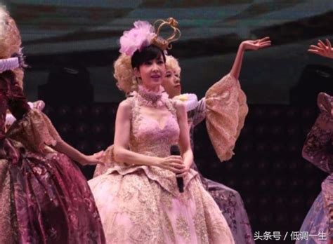 經典呀！周慧敏著宮廷裝再現紅館：你哋鍾唔鍾意 每日頭條