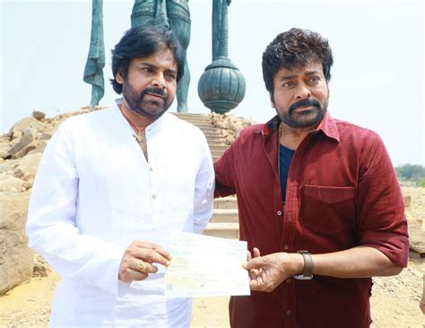 Chiranjeevi Pawan Kalyan విశ్వంభర సెట్స్‌లో మెగా బ్రదర్స్ సందడి