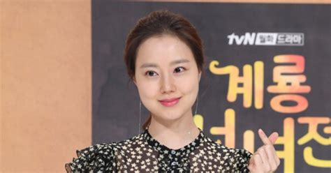 [공식]문채원 블리츠웨이 전속계약 체결…주지훈·정려원 한솥밥 전문