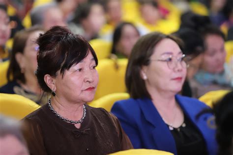 Сэлэнгэ түмэн 🇲🇳🇲🇳🇲🇳 Сэлэнгэ аймгийн МАН ын Хорооны дарга 1992 оноос хойшхи аар ажиллаж