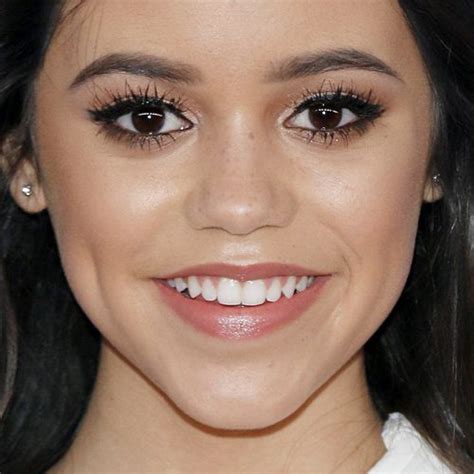 Jenna Ortegas Makeup Photos And Products Steal Her Style