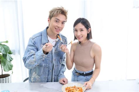 香港歌手來台！正妹老婆罕見曝光 雙胞胎兒突「失控」場面超崩潰 娛樂星聞