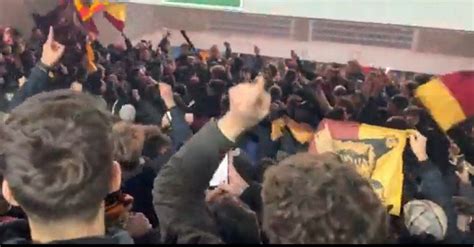 Video Roma Ecco Il Nuovo Coro Della Curva Sud