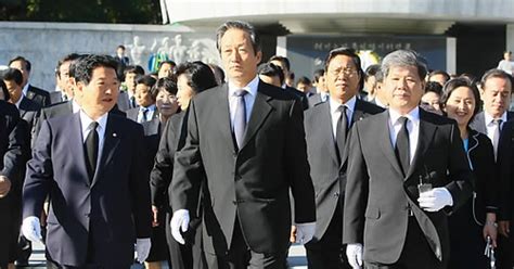 정몽준 신임 대표 현충원 참배