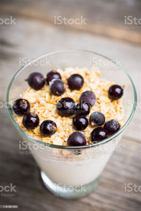 뮤 즐 리 블랙 건포도와 요구르트로 건강 하 고 맛 있는 아침 식사 0명에 대한 스톡 사진 및 기타 이미지 0명 건강한 식생활 건조한 Istock