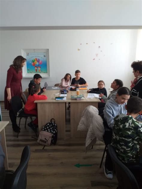 Activitate La Centrul De Zi Pentru Copii Scoala 2 Vatra Dornei