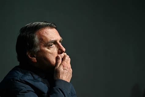 Joias De Bolsonaro Pf Mira Conexão Entre Inquéritos Envolvendo O Ex
