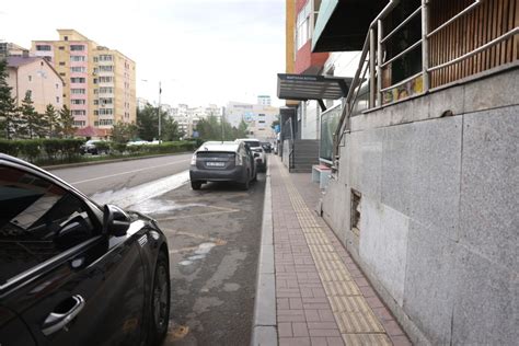 “Нархан” хотхоноос “home Plaza” хүртэлх нийтийн эзэмшлийн зам талбайг чөлөөлж явган хүний замыг