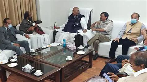 Mallikarjun Kharge একদিনে সাসপেন্ড ৭৮ সাংসদ বিরোধী সংসদীয় নেতাদের