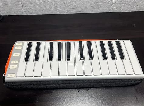 cme xkey 25 key mobile keyboard midi controller silver reverb