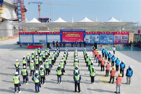 中铁四局南京分公司青工技能大赛助力 青年员工成长成才测量技术骨干项目