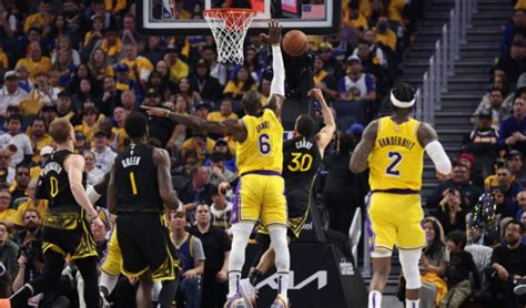 Golden Warriors Venció 127 100 A Los Lakers Y Empató La Serie De Los