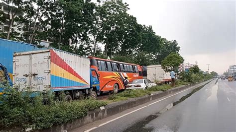 ভালুকায় চাকরির দাবীতে মহাসড়ক অবরোধ করে বিক্ষোভ Barta Bazar