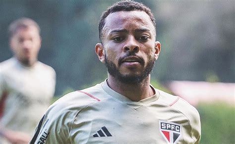 Com Lesão De Caio Paulista Welington Ganha Sequência Como Titular