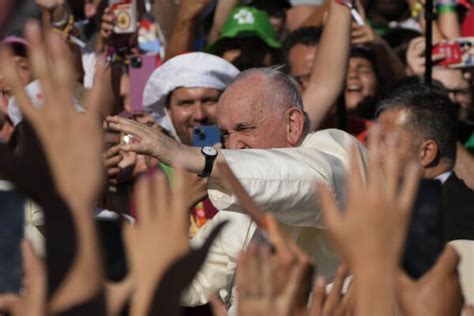 Papa Francesco Bagno Di Folla A Fatima LaPresse