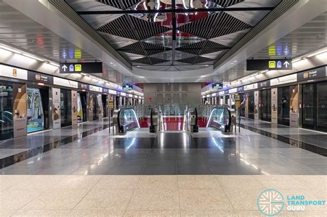 Orchard Mrt Station Tel Platform Level And Escalators Stairs To Nsl Paid Link Land Transport
